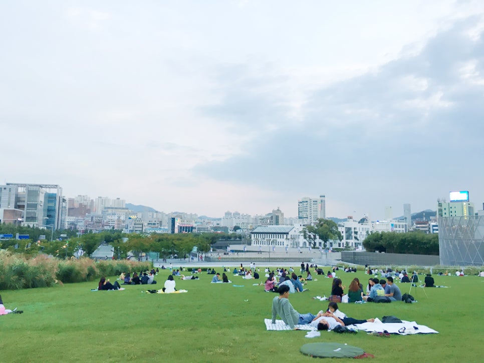 꿈꾸는목수 광주 국립아시아문화전당에 있는 하늘마당에 다녀왔어요 광주가볼만한곳 국립아시아문화전당 하늘마당 광주명소 동명동카페